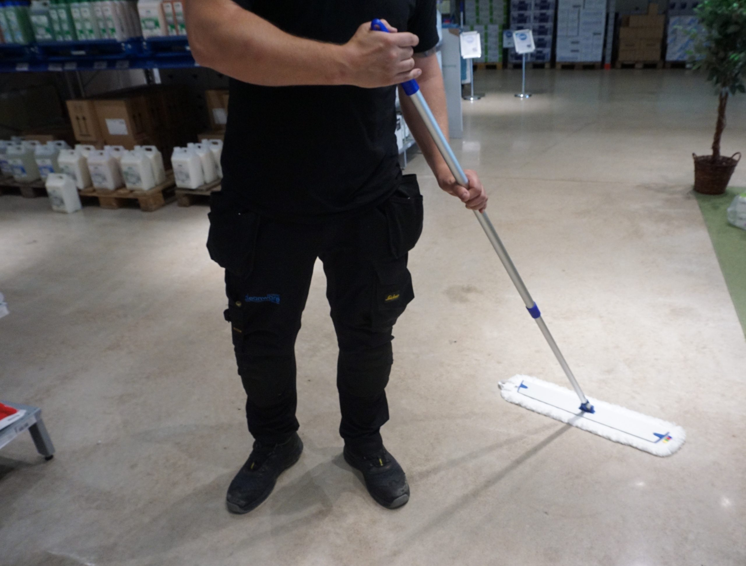 Guide: Moppa golv som ett proffs - Nordic Cleanware